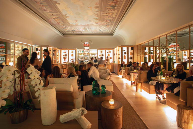 Long-awaited Tutto Mare restaurant opens on Palm Beach lakefront