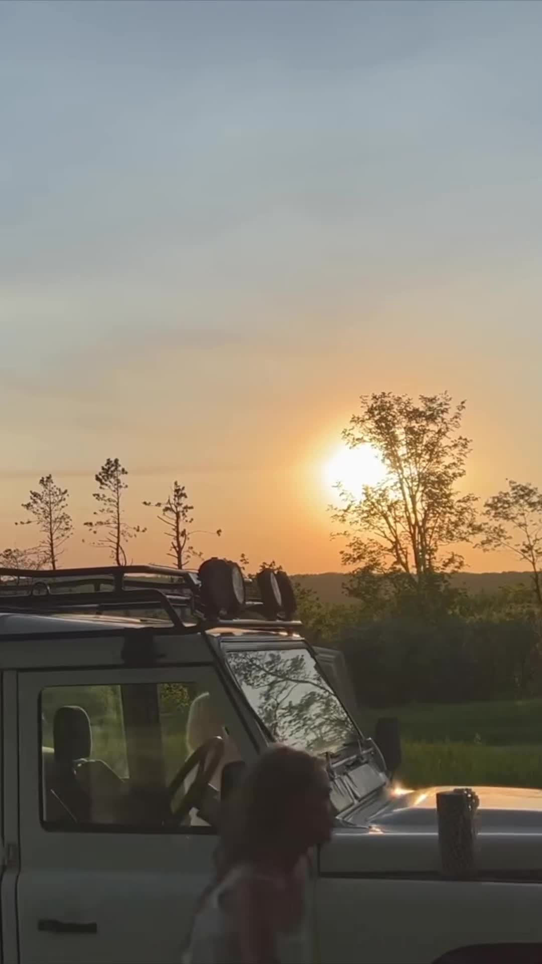 Grab a friend and sleep in a field 🌸