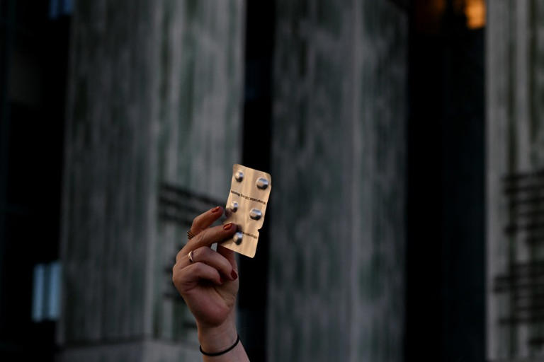 Newsom blocks extradition of California doctor charged with 'criminal ...