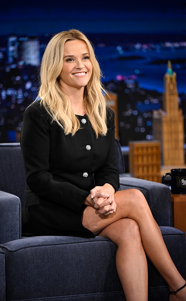 Reese Witherspoon warns fans against upsetting social media scam