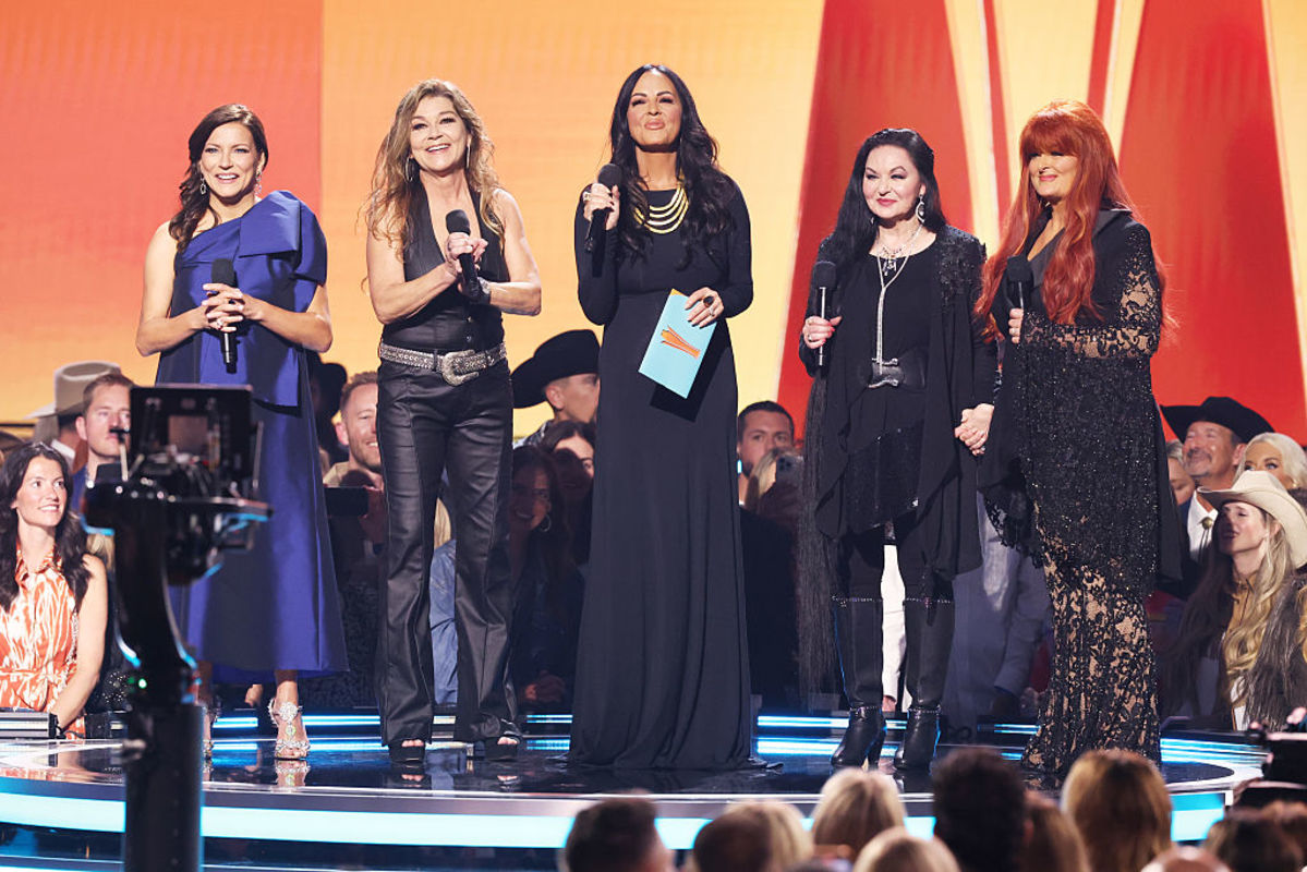 '80s country icon shares health update after injury forces canceled ...