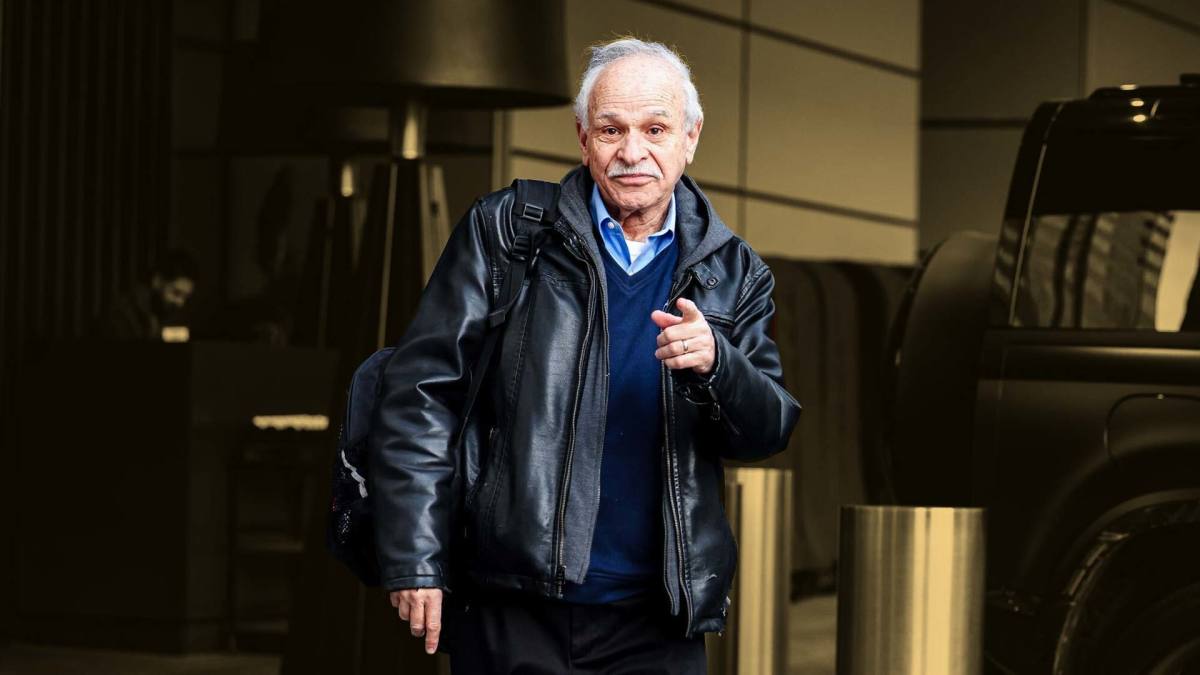 Sam Smith exclusive: New book with Phil Jackson, Jordan's feuds with ...