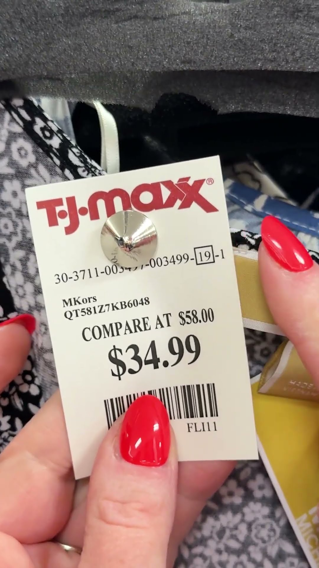 TJ Maxx shopping hack! 🛍️ #tjmaxx #tjmaxxfinds #shopping #bargainhunt