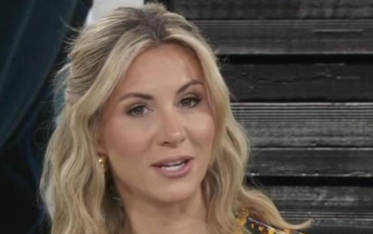 Laura Rutledge wins over fans with 'NFL Live' outfit today