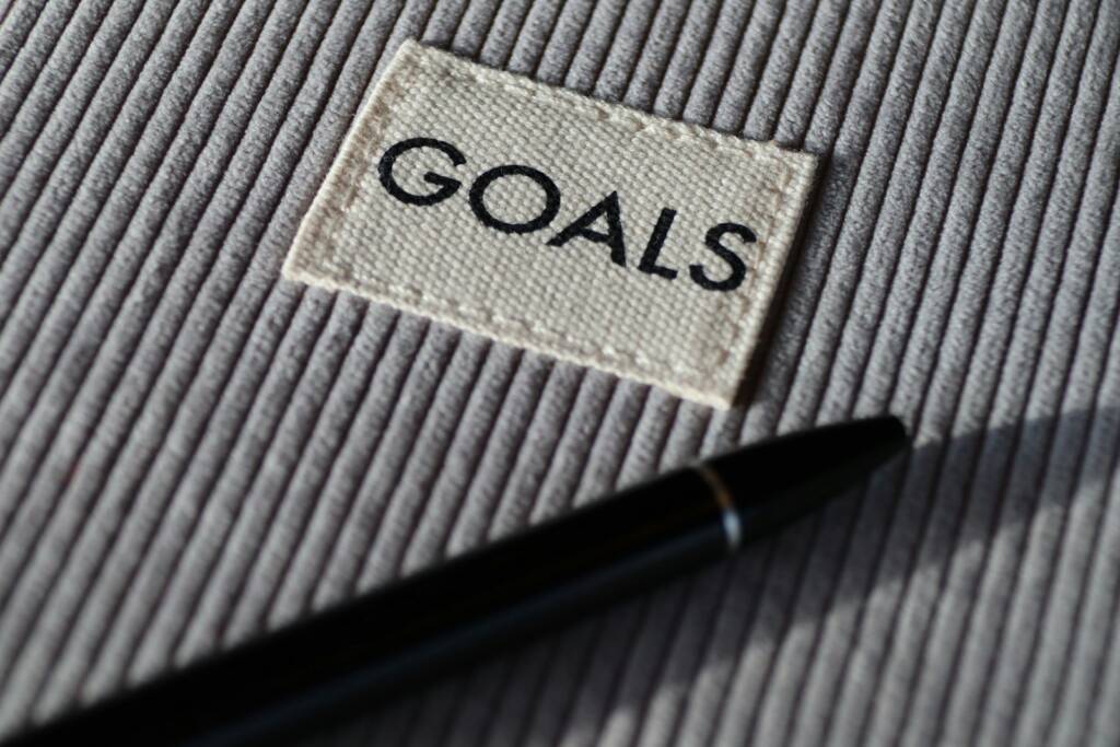 How to set financial goals for yourself