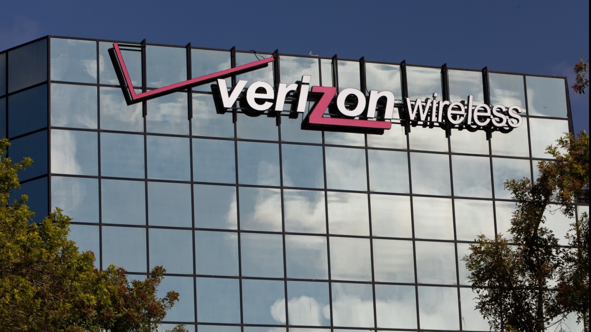 Thousands face widespread Verizon outage