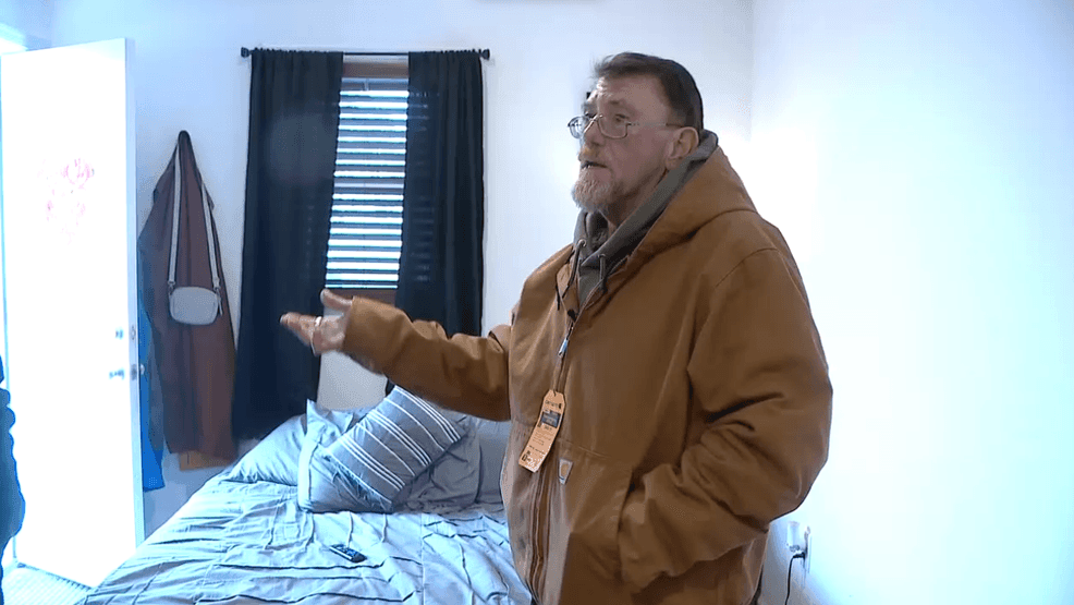 Formerly-unhoused man thanks officer, landlord who gave him a new start