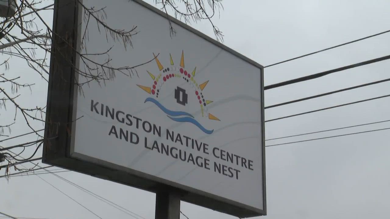 Kashechewan First Nations evacuees arrive in Kingston