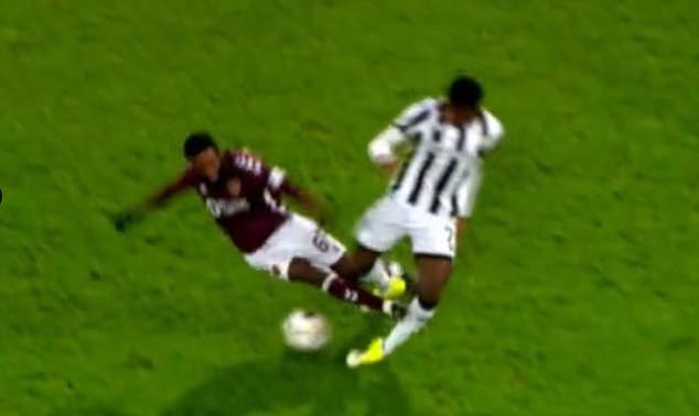 Hearts 2 St Mirren 0: Down to 10 men again but McInnes' side battle to ...