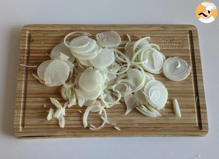 Frittata aux oignons, l'omelette parfaite pour un repas express!