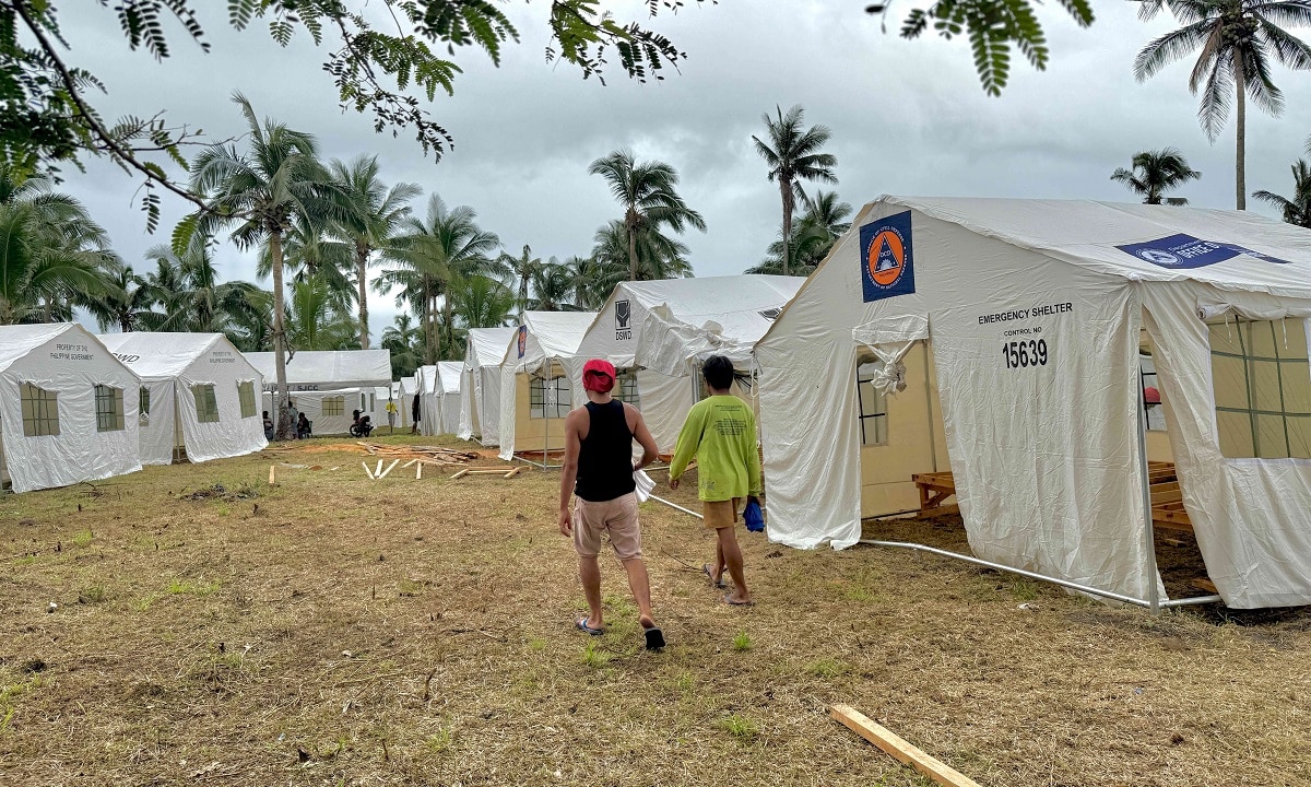 'Tent city' rises to shelter Albay folk fleeing Mayon
