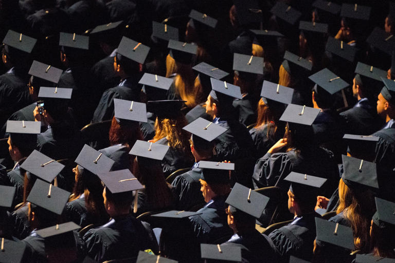 Central Florida graduation rates reach a record high