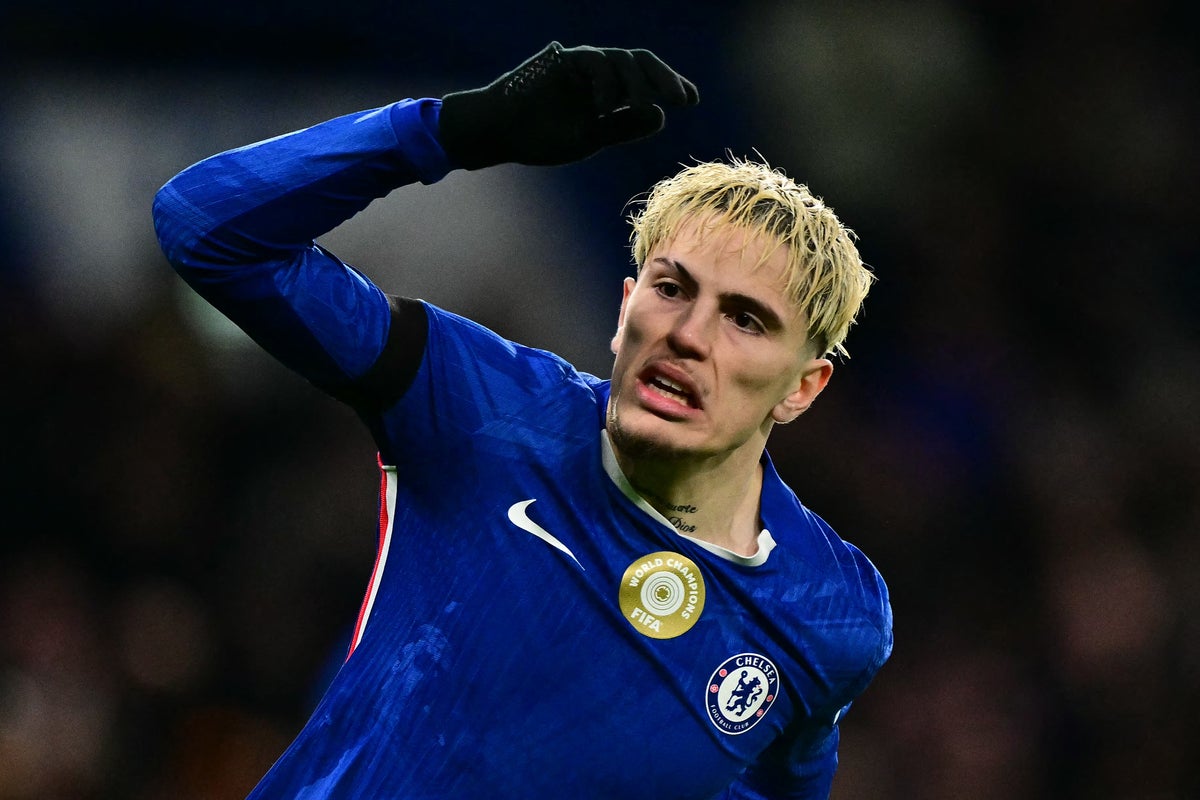 Garnacho pulls one back for Chelsea as Arsenal lead Carabao Cup semi