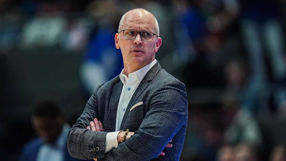 Dan Hurley reacts to UConn fan's Etsy witch hire