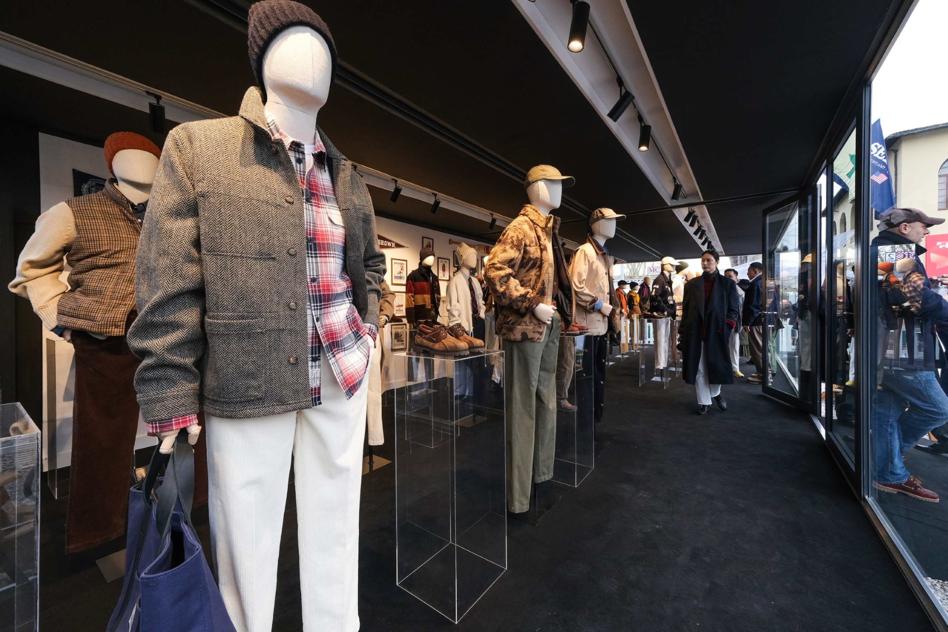 A Pitti Uomo gli 80 anni di Sebago, arriva il total look