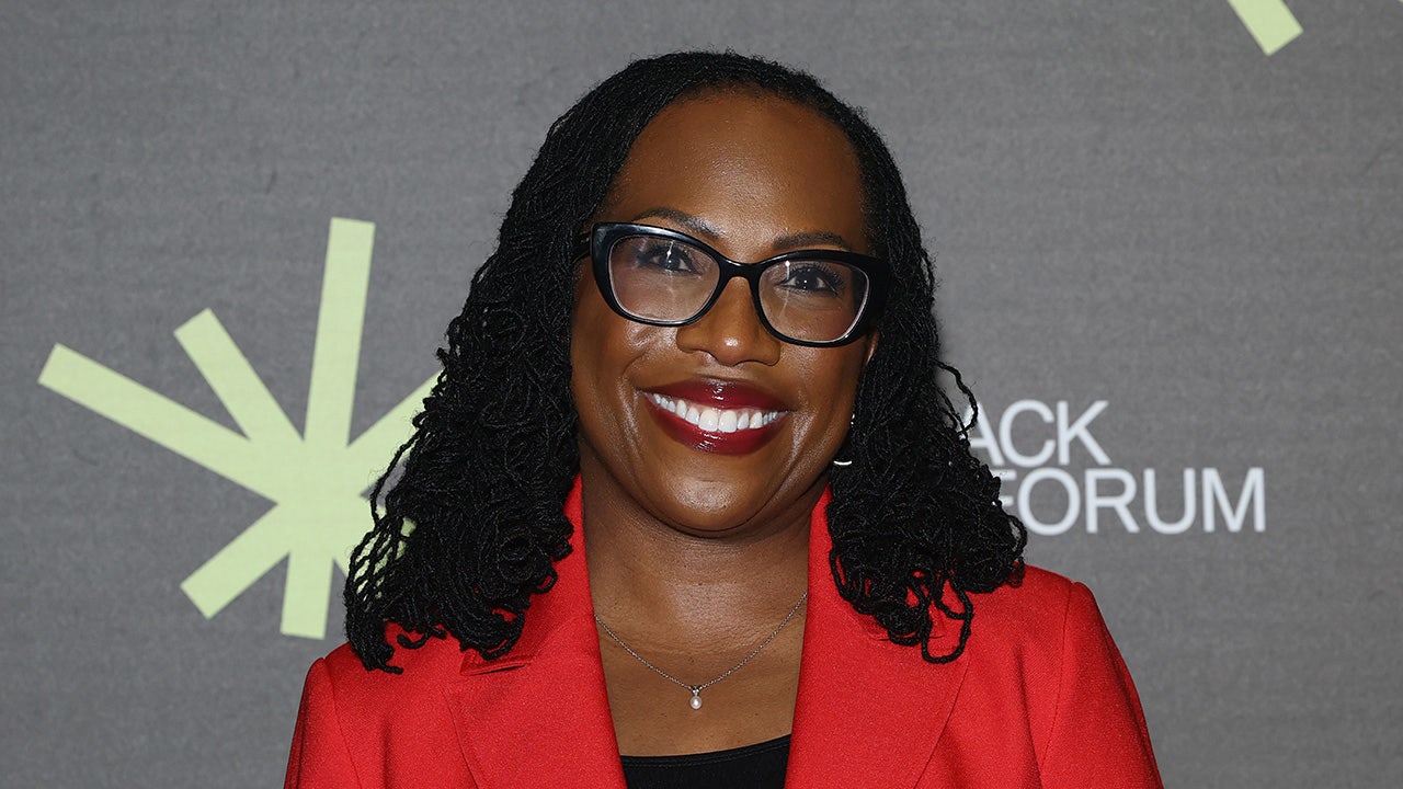 Justice Jackson presses Idaho lawyer on treating transgender women ...