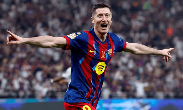 Barcelona buka peluang pertahankan Robert Lewandowski meski usia dan ...