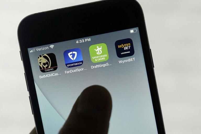 Alberta seeks to draw private operators to online gambling market under ...