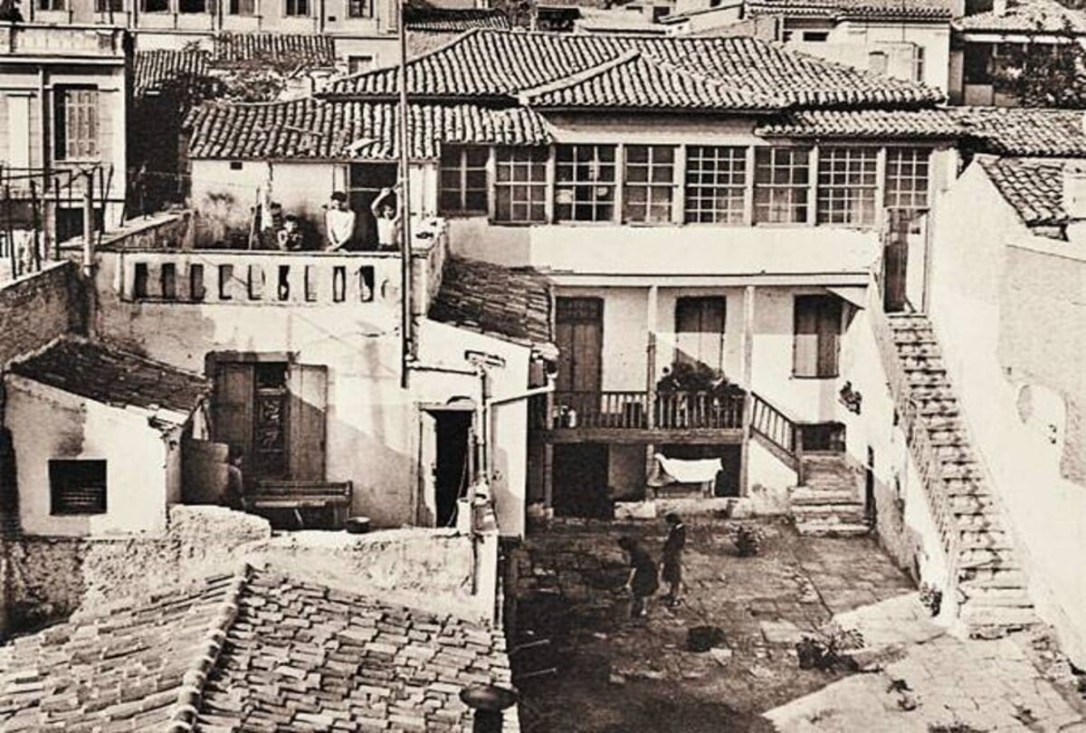 Στο φως εντυπωσιακές αρχαιότητες της «Οικίας Κοκοβίκου» στην Πλάκα - Η ...
