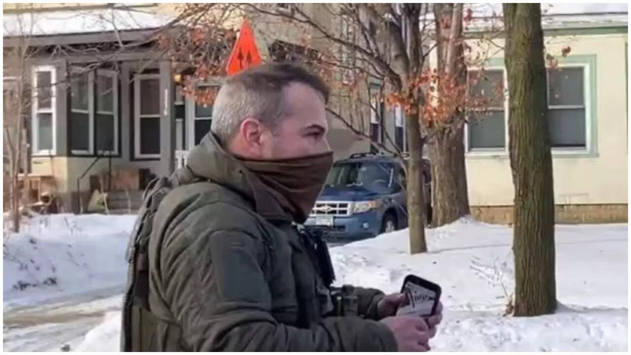 ICE killed woman: Agent Jonathan Ross, who shot Minneapolis’ Renee Good ...