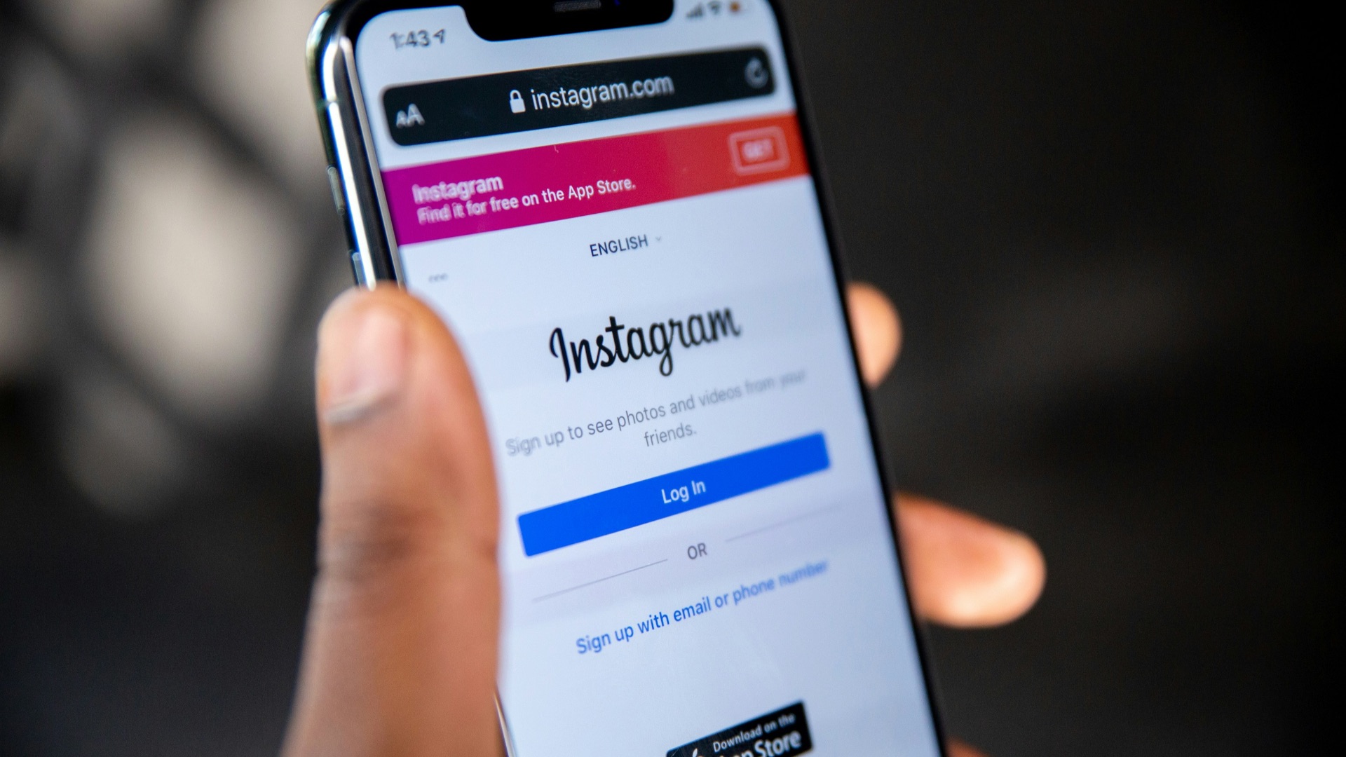 10 things you should never post on social media & 10 you can