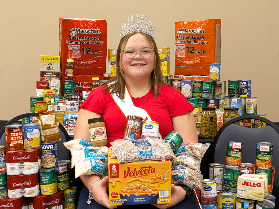 Riesel teen organizes and leads SPJST food drive