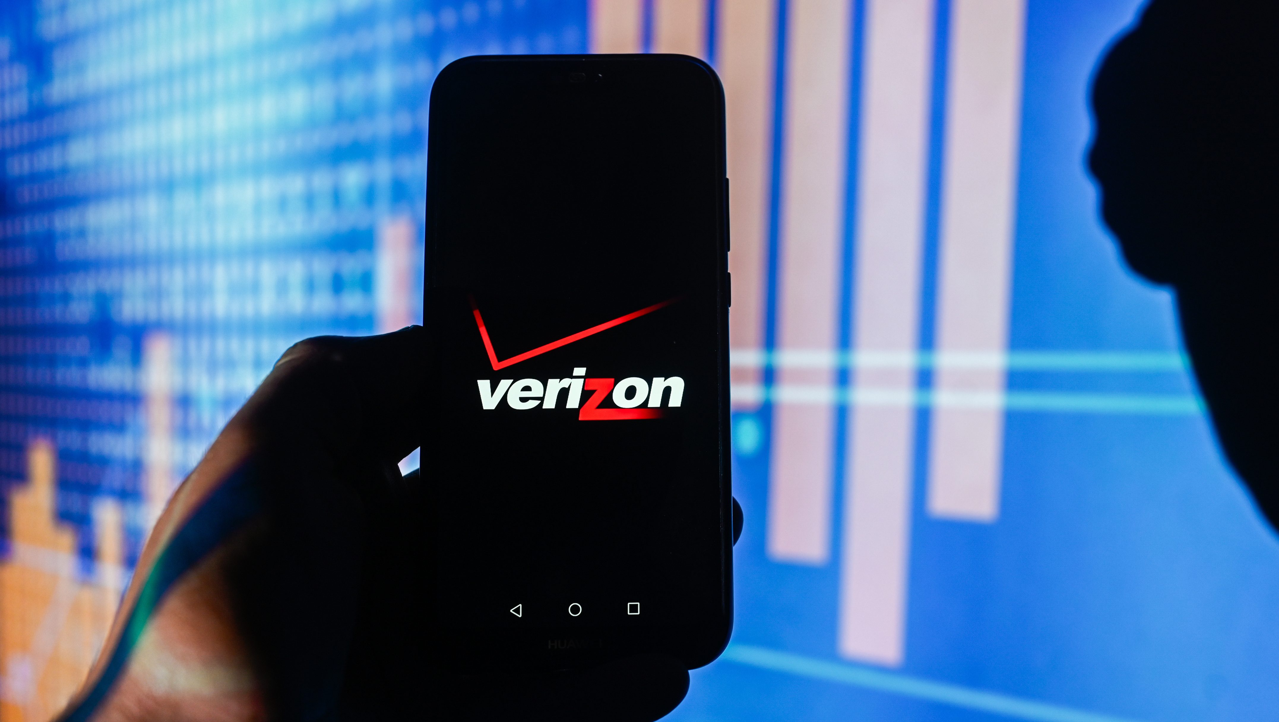 Why is Verizon not working today? Outage cause & restoration updates