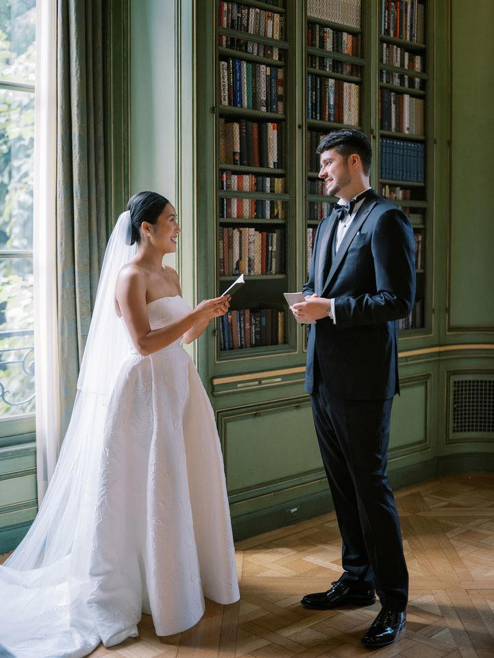 Iconic Dior dinnerware inspired every element of this couple's early ...