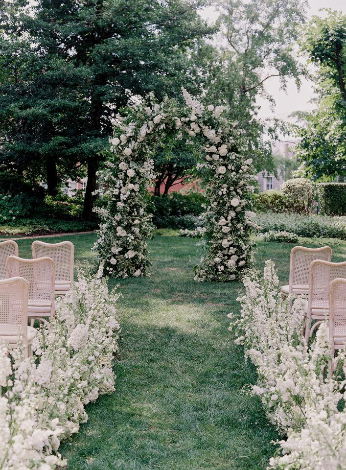 Iconic Dior dinnerware inspired every element of this couple's early ...