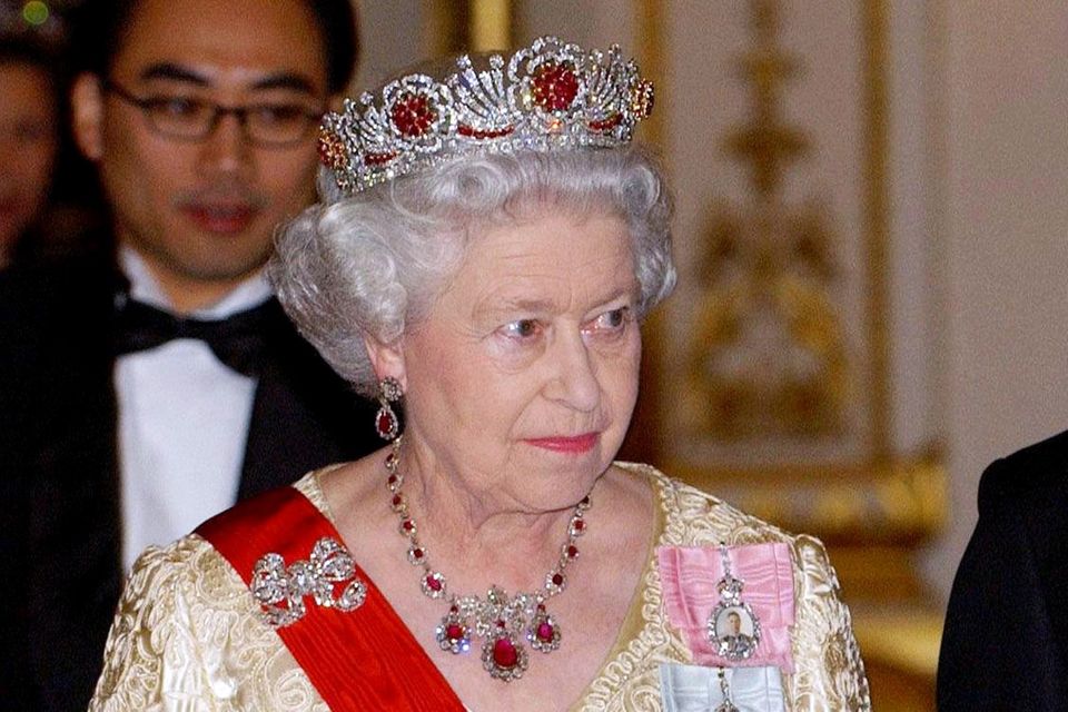 96 Rubine für 96 Lebensjahre? : Die sagenumwobene Burmese Ruby Diadem ...