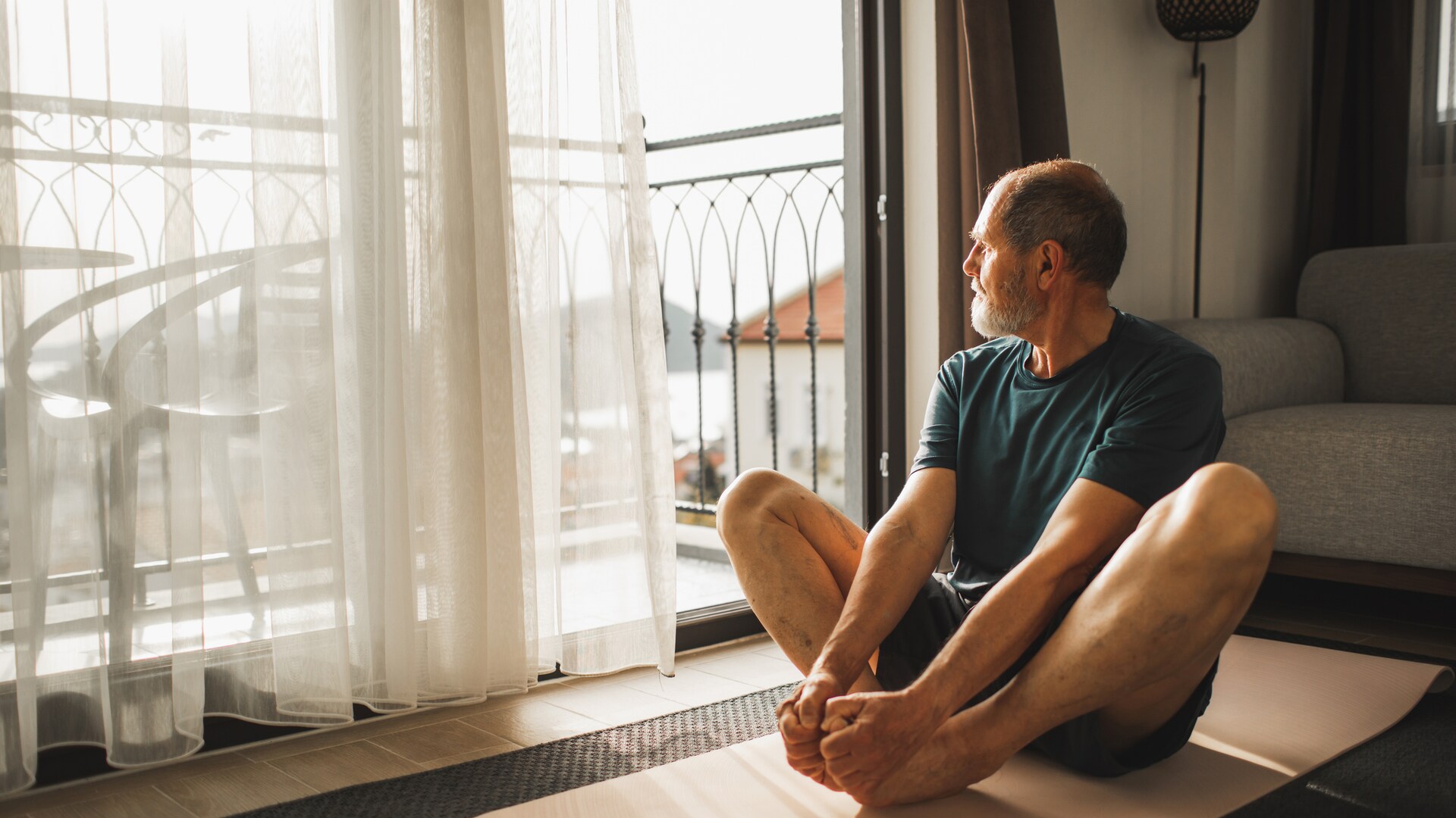 Kaffee-Alternative am Morgen: Diese 4 Übungen machen dich wach