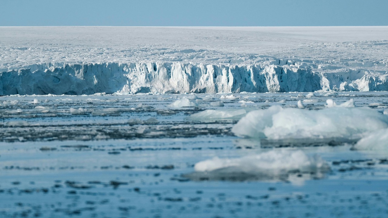 Experts track Greenland and Antarctica ice speeds, and the numbers terrify