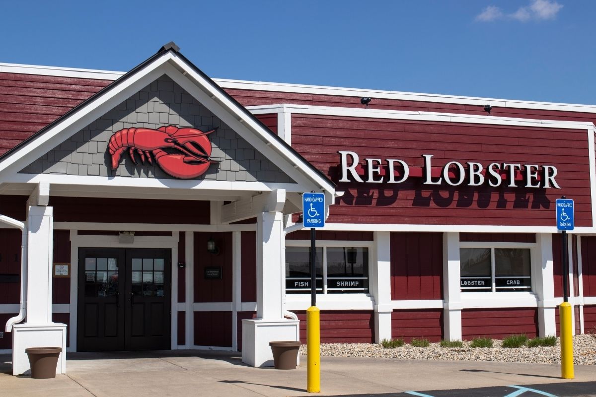 Red Lobster’s 36-Year-Old CEO Came In After Bankruptcy, Now Planning ...