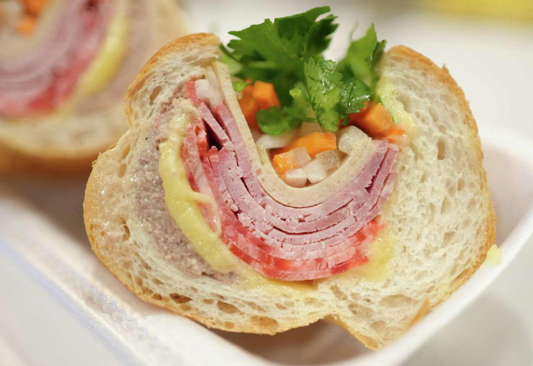 Review: This couple went from a Food Town kiosk to making some of ...