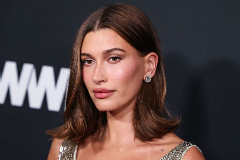 10 colori di capelli che valorizzano gli occhi marroni