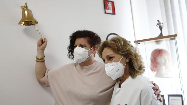 More people survive cancer, report shows