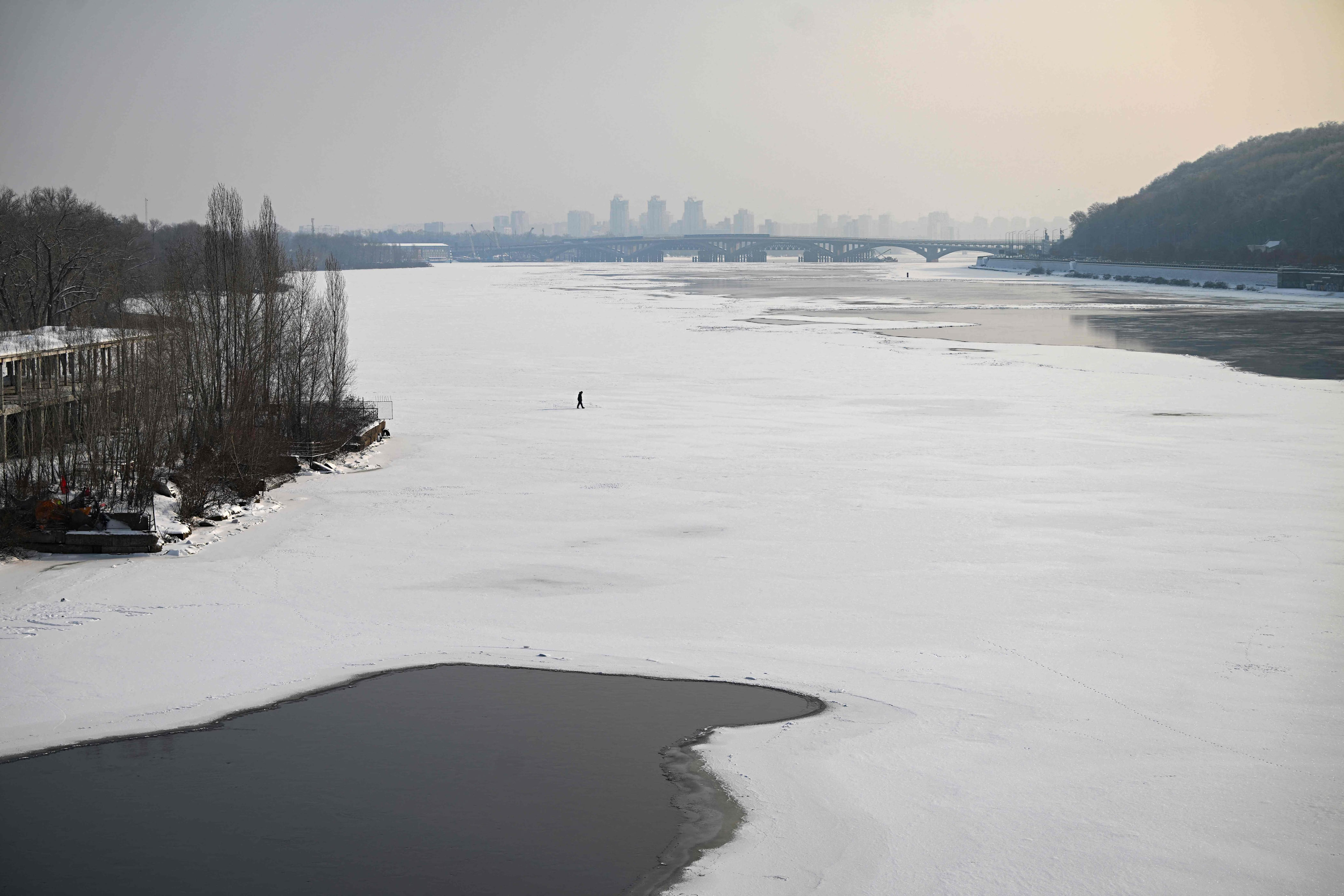 « La situation ne fait qu’empirer » : à Kyiv, le système D des ...