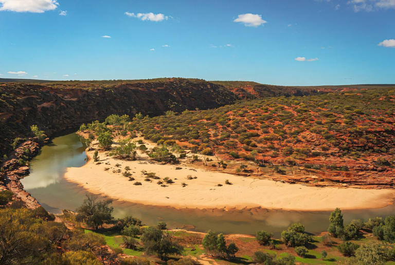 A 'cosmic clock' in tiny crystals reveals the rise and fall of ...