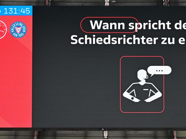 Schiri, Mikrofon! Schiedsrichter erklären Entscheidungen live während ...