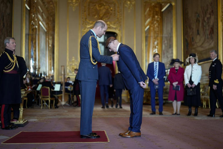 Oldest solo Atlantic rower asks Prince William for royal party in hometown