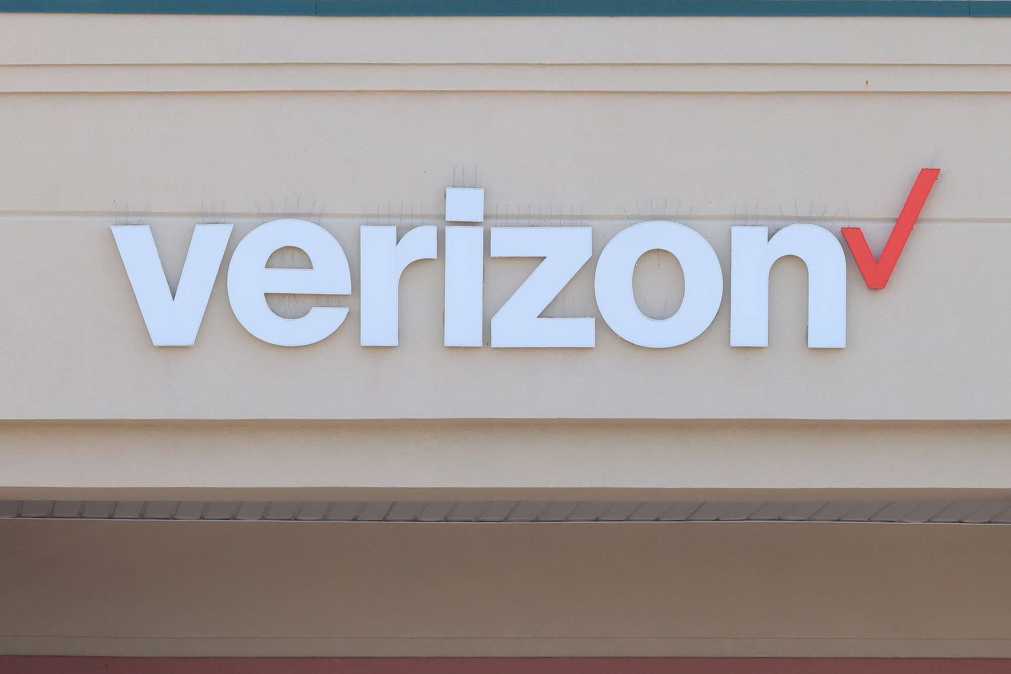 Verizon outage leaves tens of thousands of customers nationwide with ...