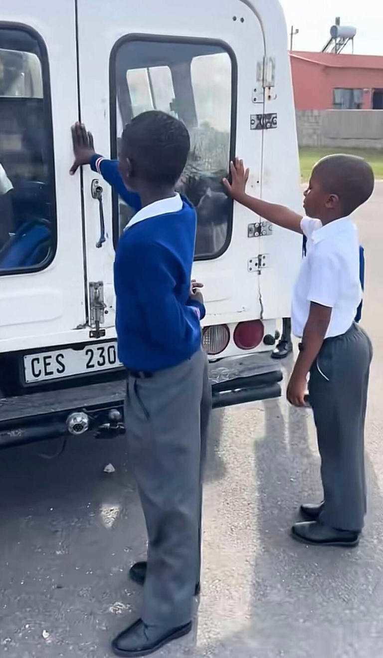 So touched: Pupils pray over their transportation ahead of back-to ...
