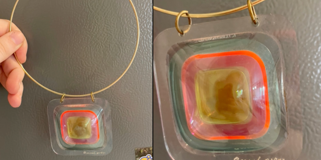 23-årig kvinna köpte halsband för 22 kronor i second hand-butik: Fick ...