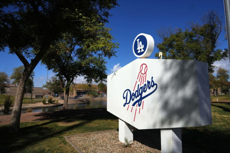2026 Dodgers spring training: Report dates & first full-squad workout