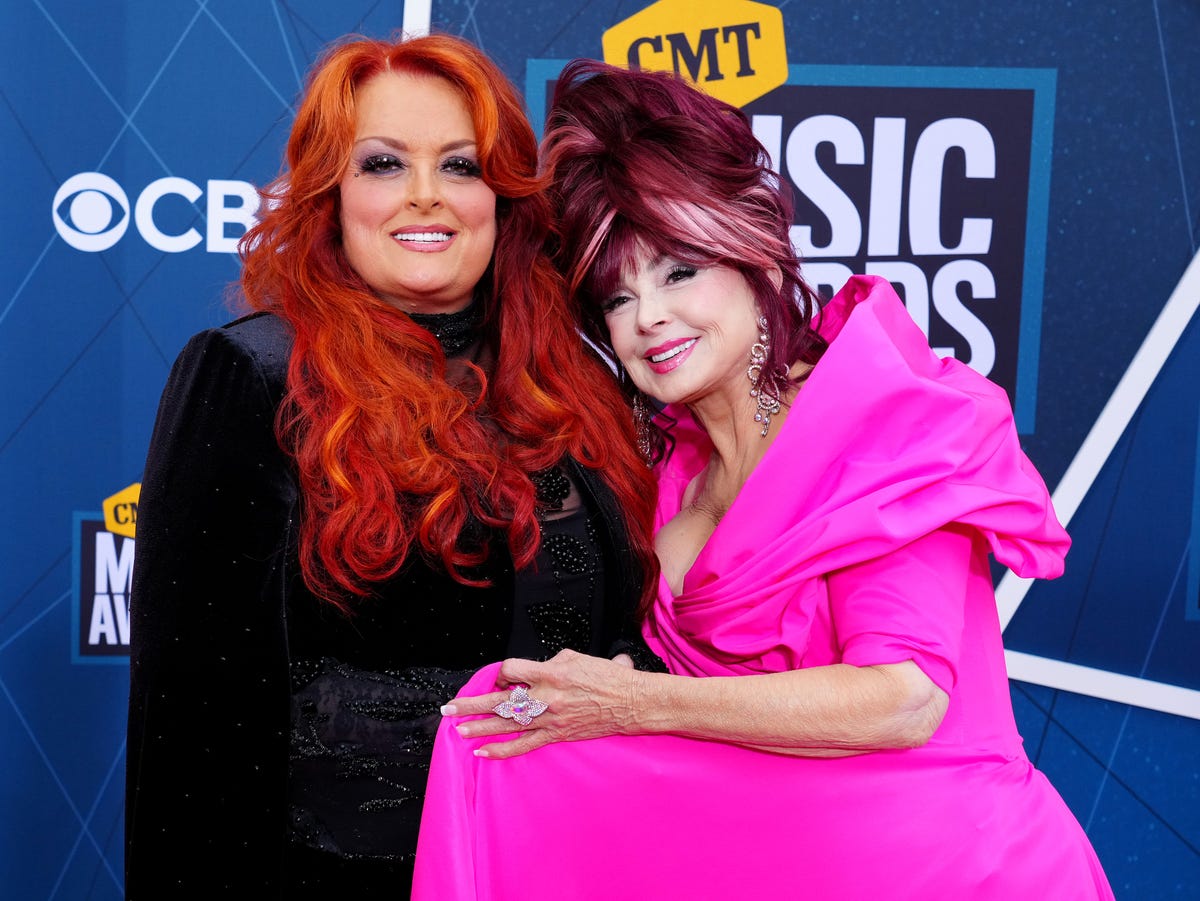 Wynonna Judd pays tribute to late mom Naomi on her 80th birthday