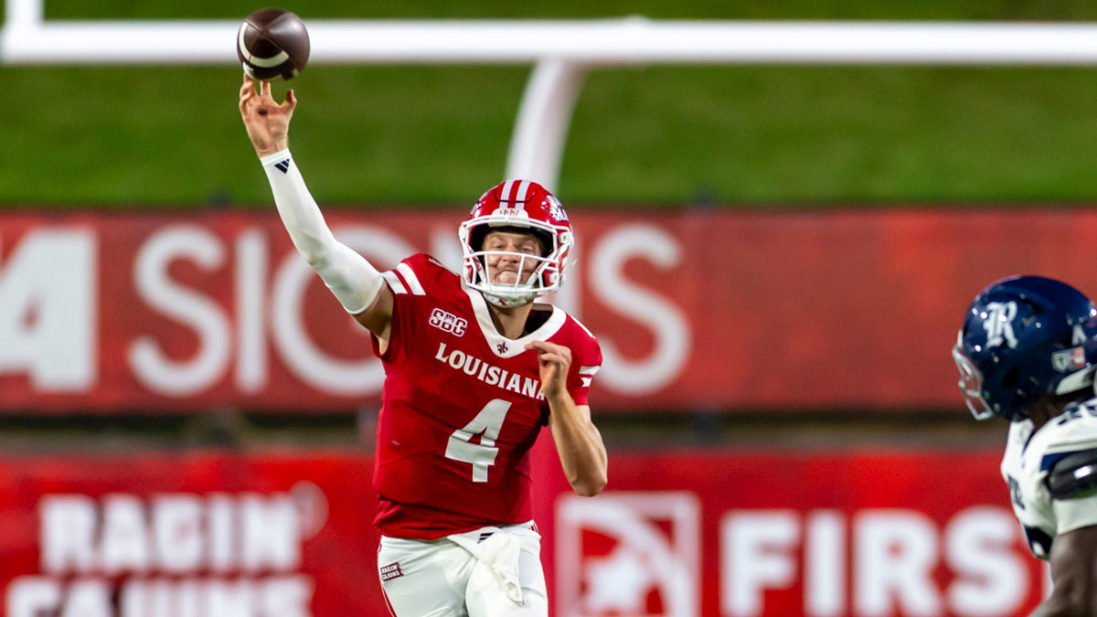 Ole Miss brings back QB who previously spent 2 seasons with the program