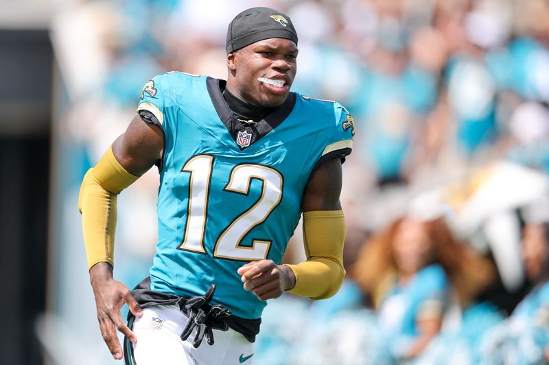 Jaguars' Travis Hunter to continue as two-way player