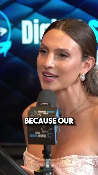 Maria Wendt shares why she posts bank statements