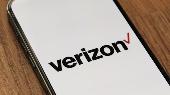 Verizon outage: Why are phones going on SOS mode? Thousands report ...