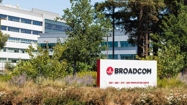 Broadcom CEO Hock Tan just sold $24 million worth of AVGO stock. Should ...